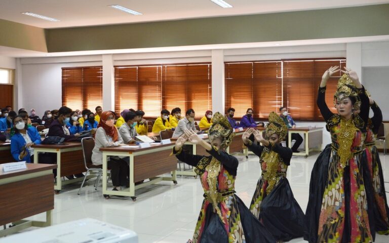 Itenas Sambut 120 Mahasiswa Inbound Program Pertukaran Mahasiswa Merdeka – Itenas